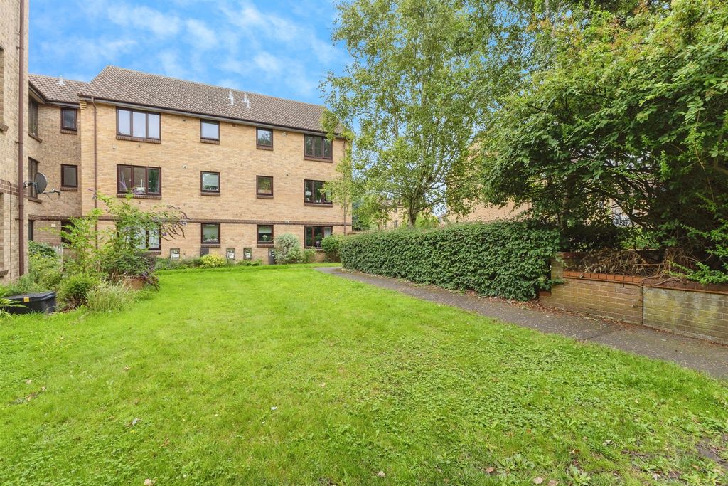Dalrymple Way, Norwich NR6, 2 bed flat for sale | PrimeLocation