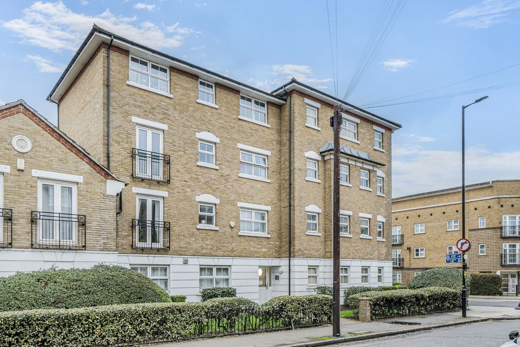Commercial Way, Peckham, London SE15, 2 bed flat for sale, £350,000 ...