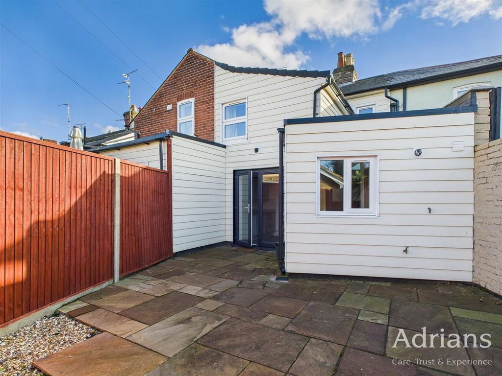 Springfield Road, Chelmsford CM2, 2 bed property for sale, £385,000 ...