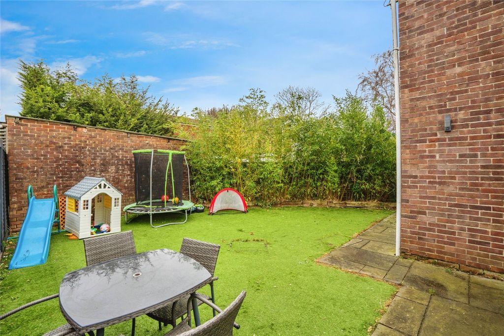 Lincoln Rise, Waterlooville, Hampshire PO8, 3 bed detached house for ...