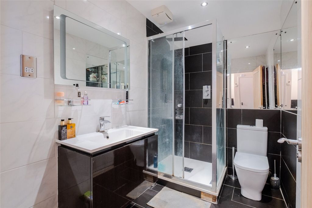 Pinfold Road, Streatham, Lambeth, London SW16, 2 bed flat for sale, £ ...