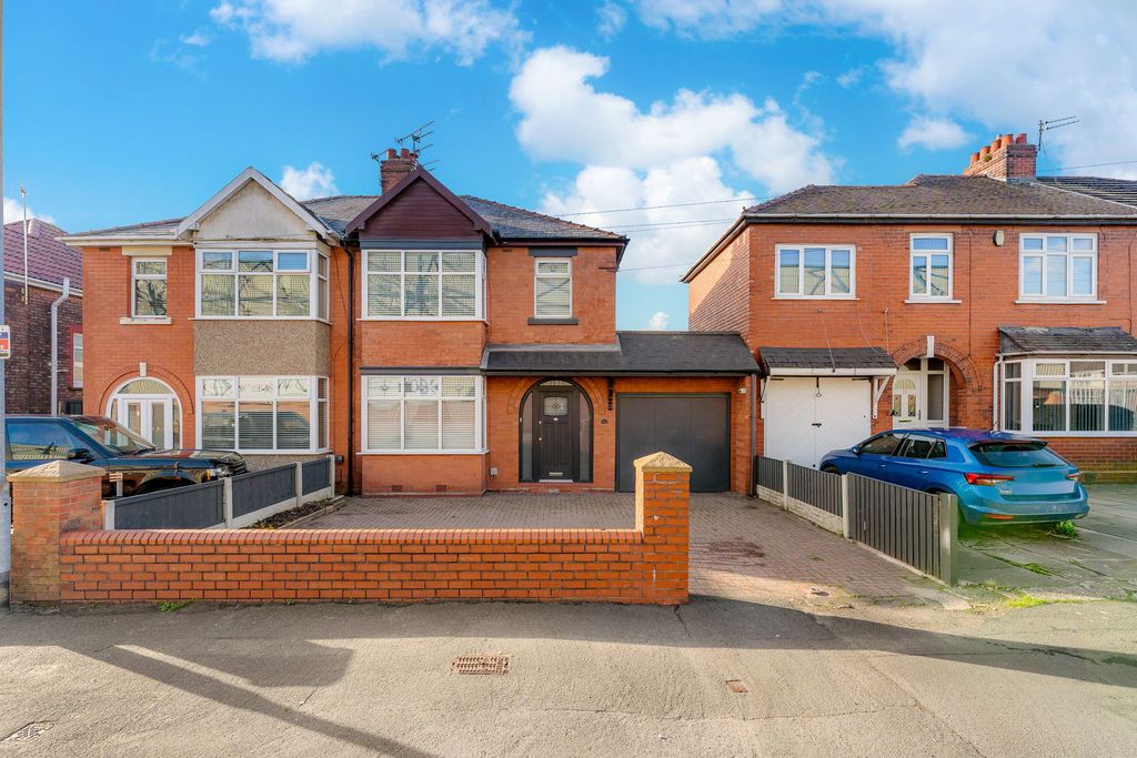 Lower House Lane, Widnes WA8, 3 bed semi-detached house for sale, £ ...