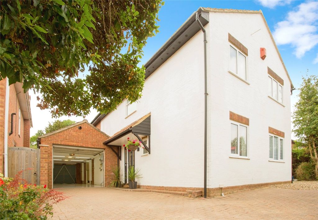 Ashmead Drive, Hardwick, Cambridge, Cambridgeshire CB23, 5 bed detached ...