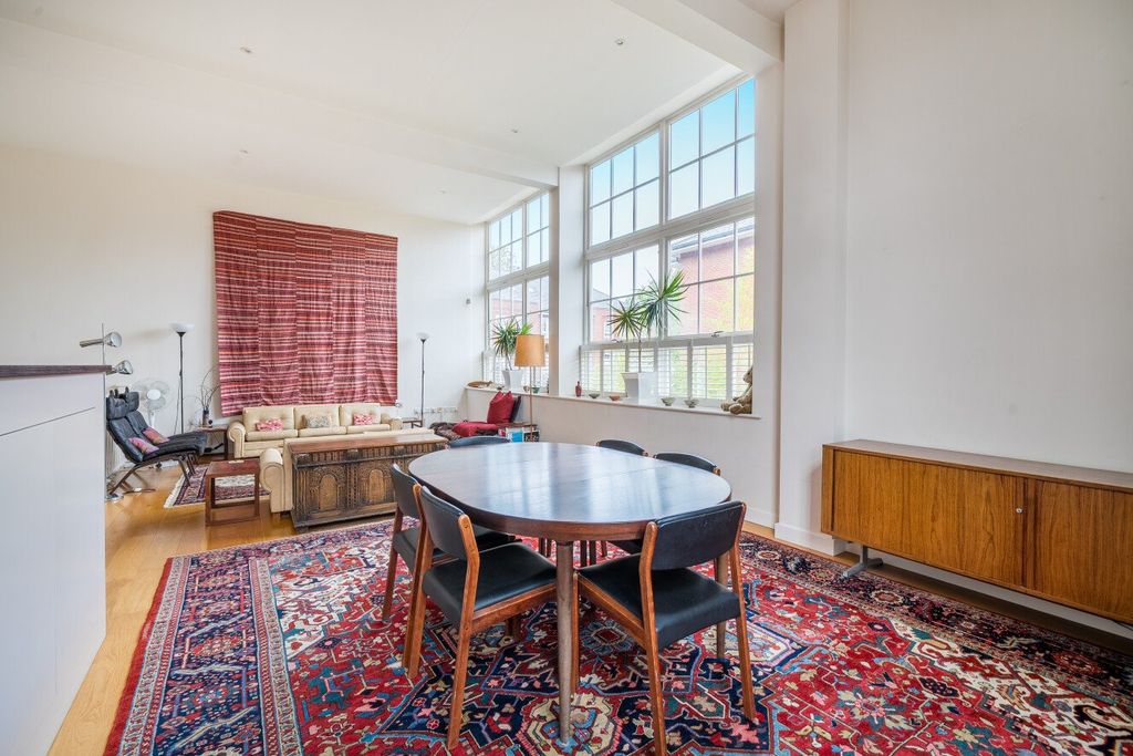 Arcadian Place, Southfields, London SW18, 3 bed flat for sale, £900,000 ...