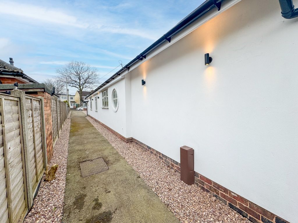 Common Lane, Sheldon, Birmingham, West Midlands B26, 2 bed detached ...