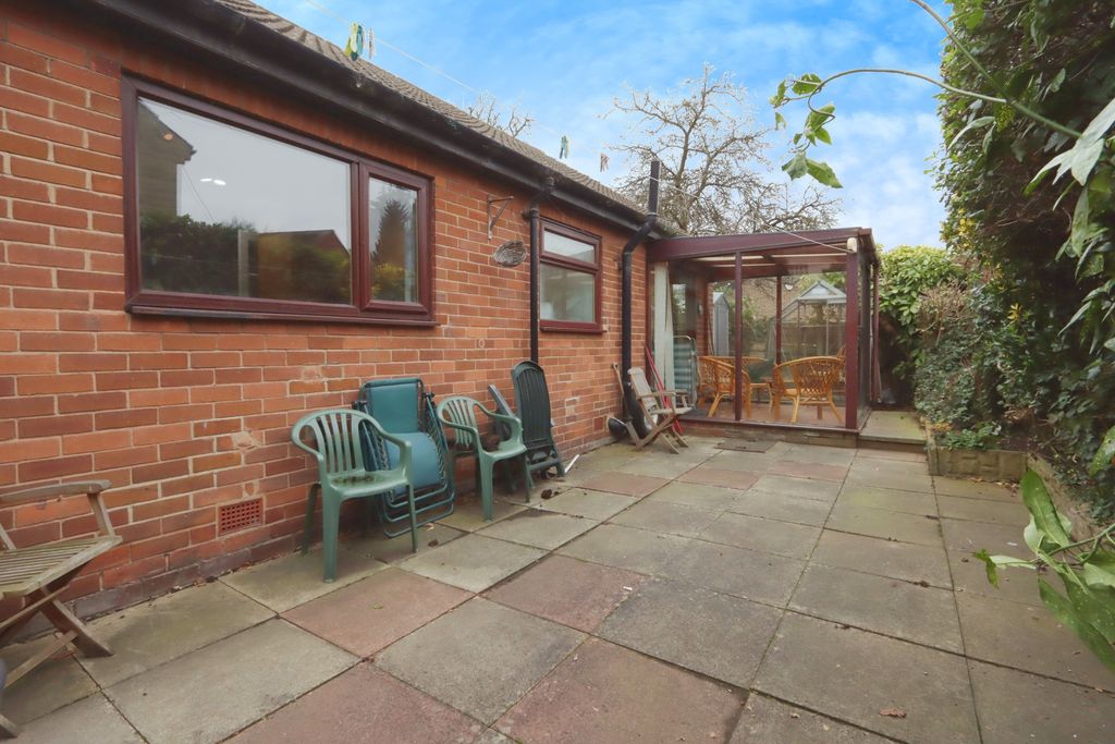 Agbrigg Grove, Sandal WF2, 2 bed detached bungalow for sale, £160,000 ...