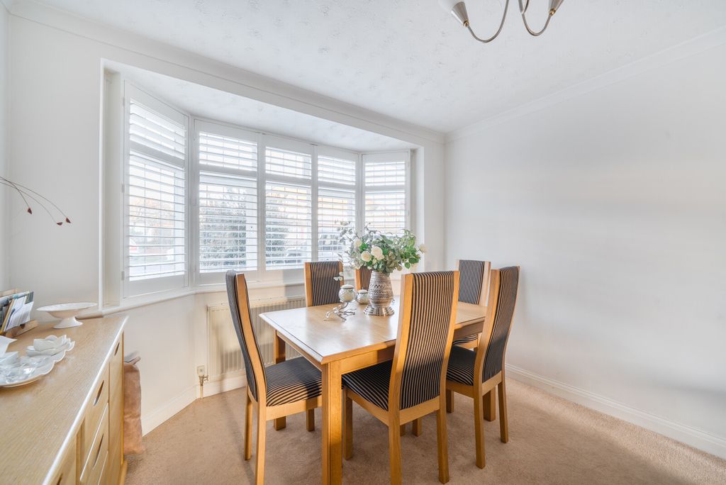 Tartar Road, Cobham KT11, 3 bed semi-detached house for sale, £550,000 ...