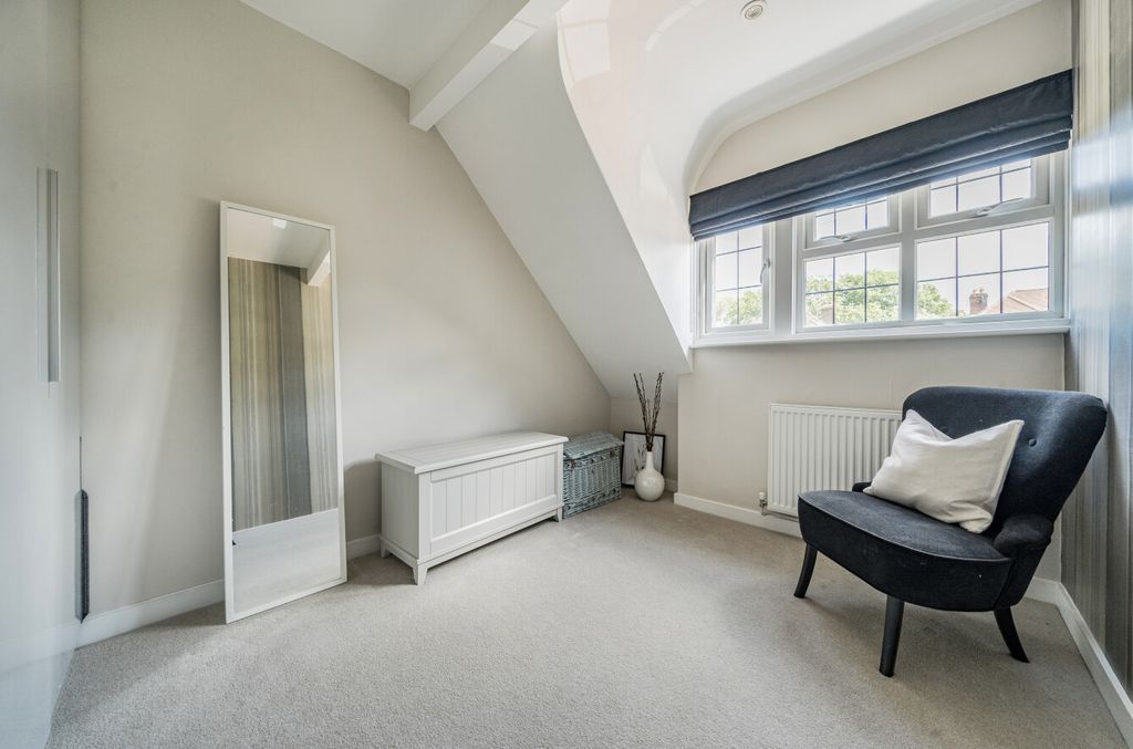 Guildford, Surrey GU1, 4 bed detached house for sale, £1,300,000 ...