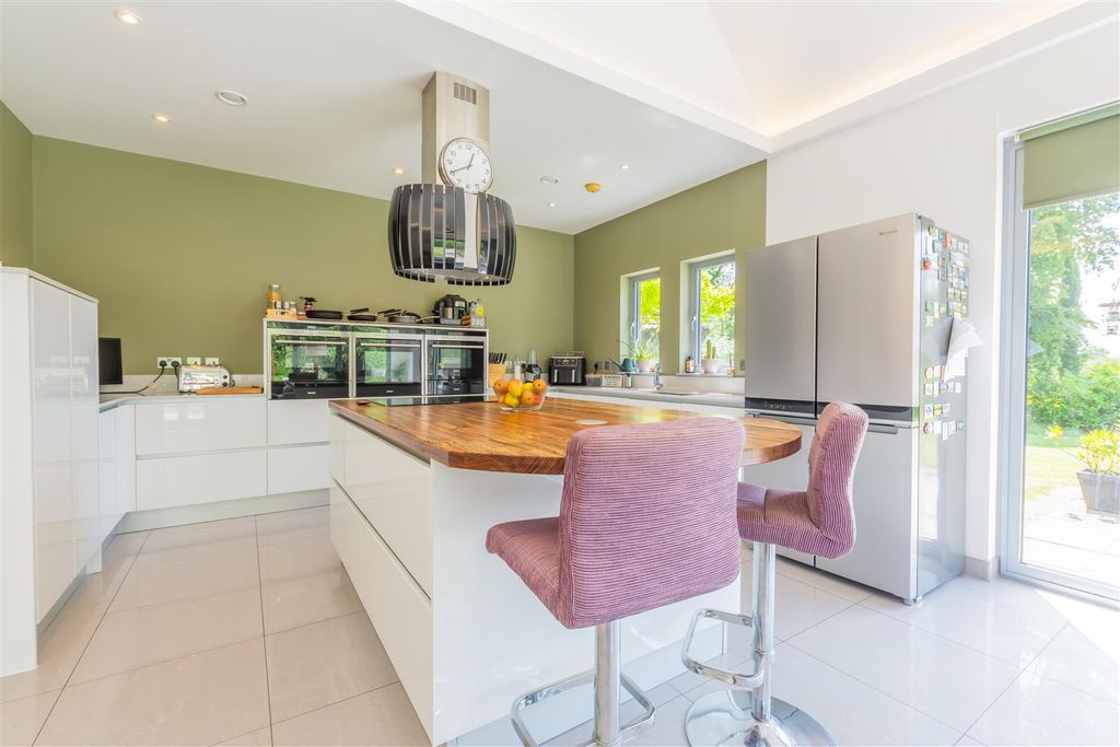 Doddinghurst Road, Doddinghurst, Brentwood CM15, 5 bed detached ...