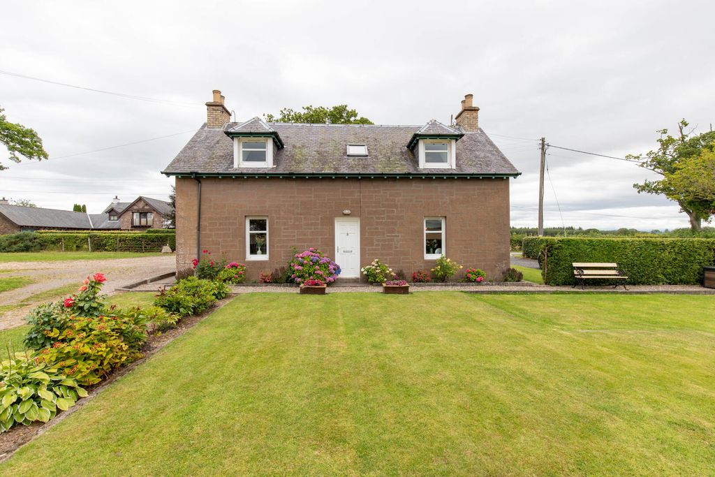 Burrelton, Blairgowrie PH13, 3 bed farmhouse for sale, £349,950 ...