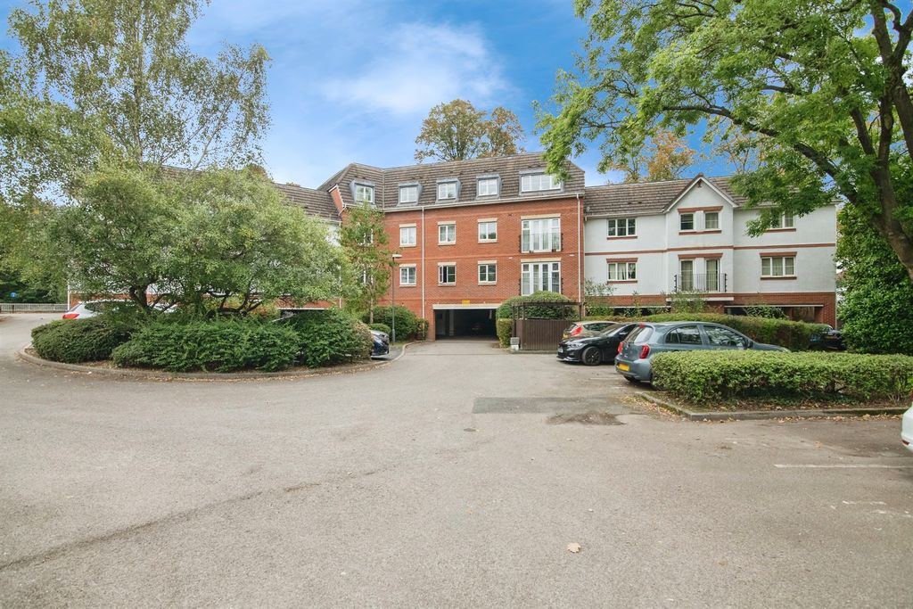 Yardley Wood Road, Birmingham B14, 2 bed flat for sale, £150,000 ...