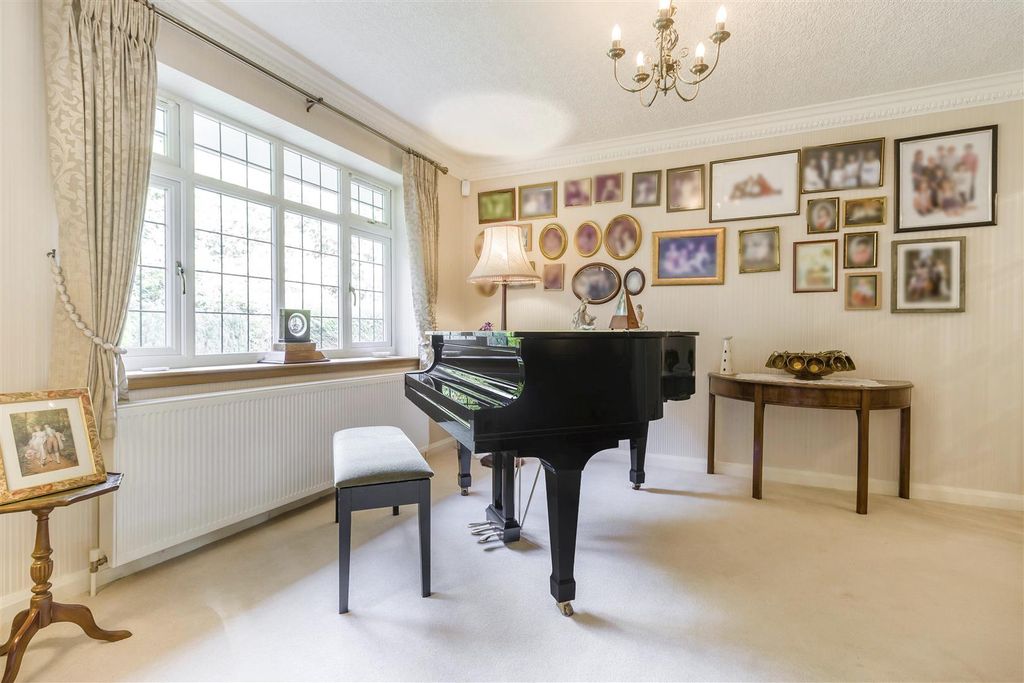 North Park, Mansfield NG18, 4 bed detached bungalow for sale, £900,000 ...