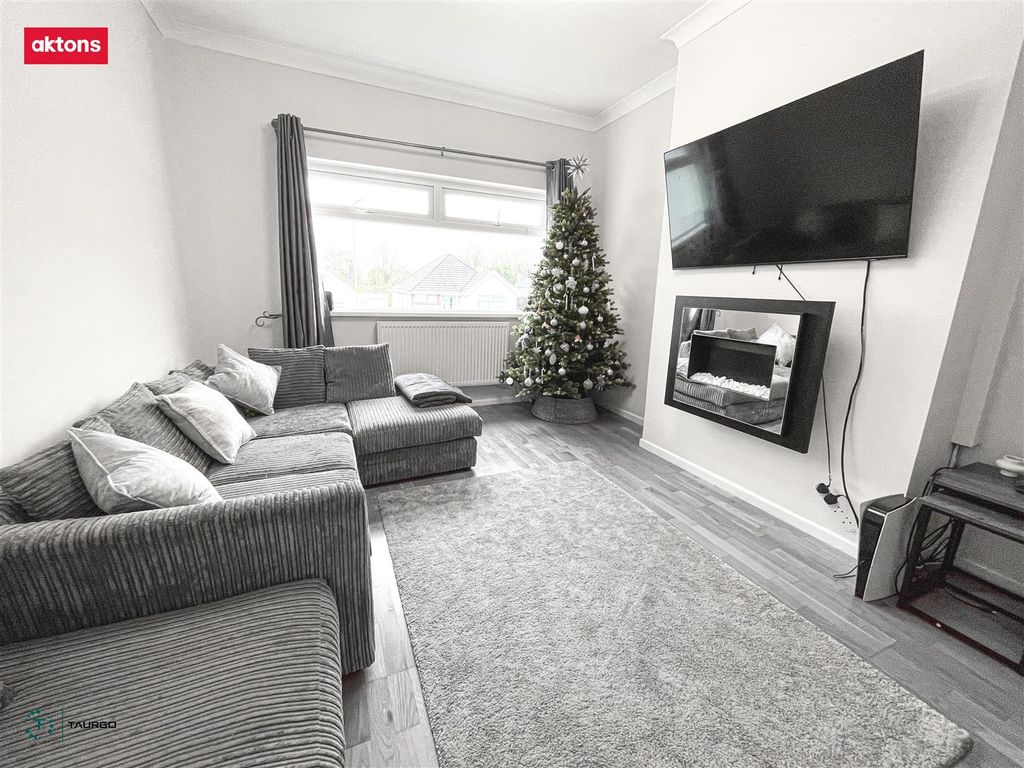 Energlyn Close, Caerphilly CF83, 2 bed semi-detached bungalow for sale ...