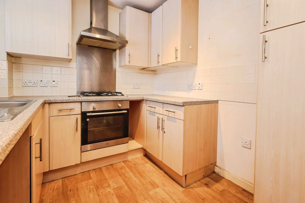 Bell Court, Northfield, Birmingham B31, 2 bed flat for sale, £160,000 ...
