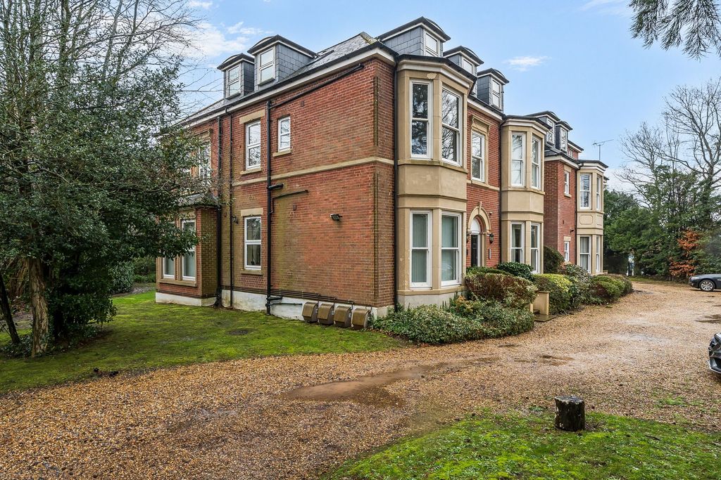 Horndean Road, Lindens House PO10, 2 bed flat for sale, £255,000 ...