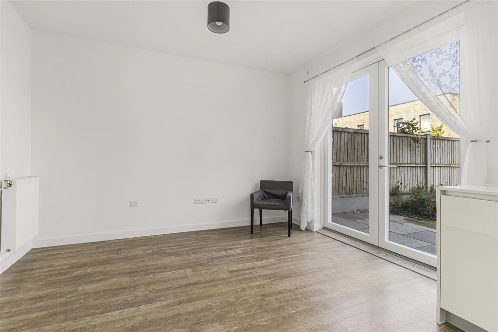 Windmill Drive, Trumpington, Cambridge CB2, 3 bed town house for sale ...