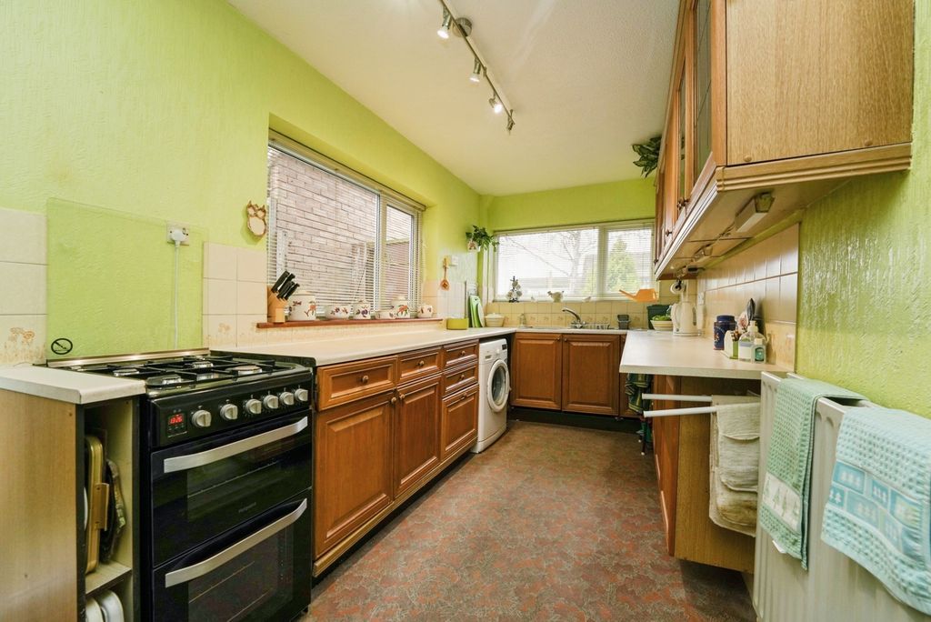 Belland Drive, Charlton Kings, Cheltenham, Gloucestershire GL53, 3 bed ...