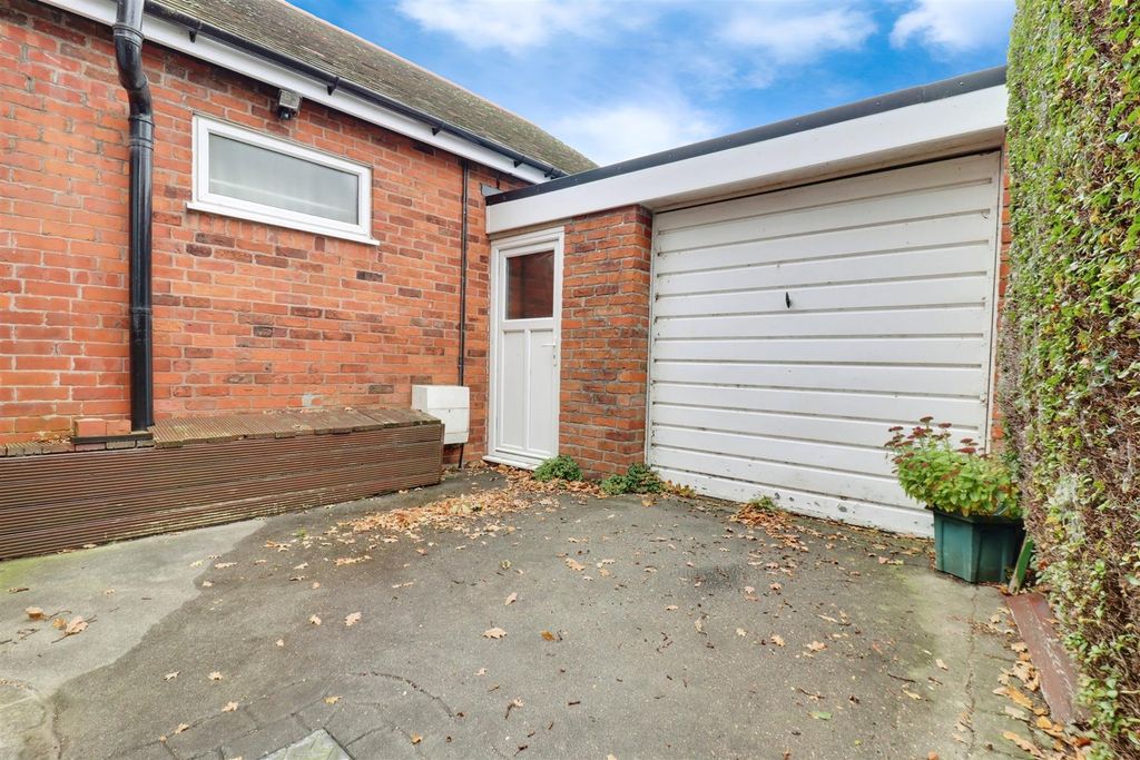 Hassall Road, Sandbach CW11, 3 bed detached bungalow for sale, £251,250 ...