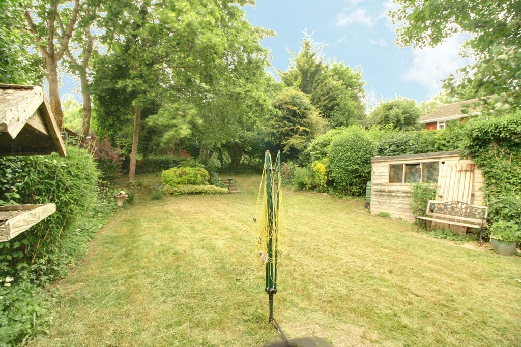 Pear Tree Cottage, Sevenoaks Road, Chelsfield Park BR6, 2 bed detached ...