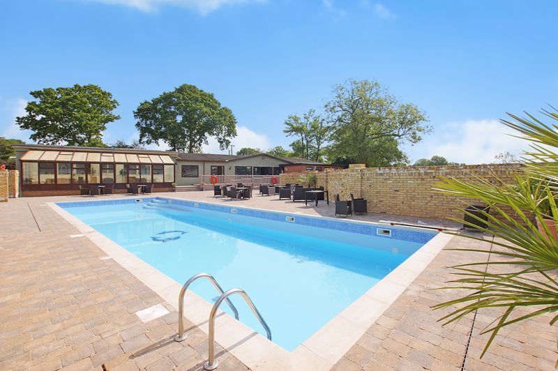 Southwick Road, Fareham PO17, 2 bed detached bungalow for sale, £ ...