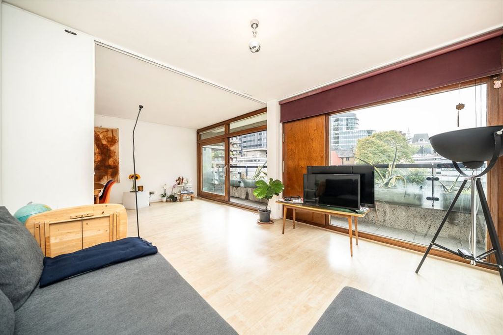 Thomas More House, Barbican EC2Y, 2 bed flat to rent, £3,150 pcm ...