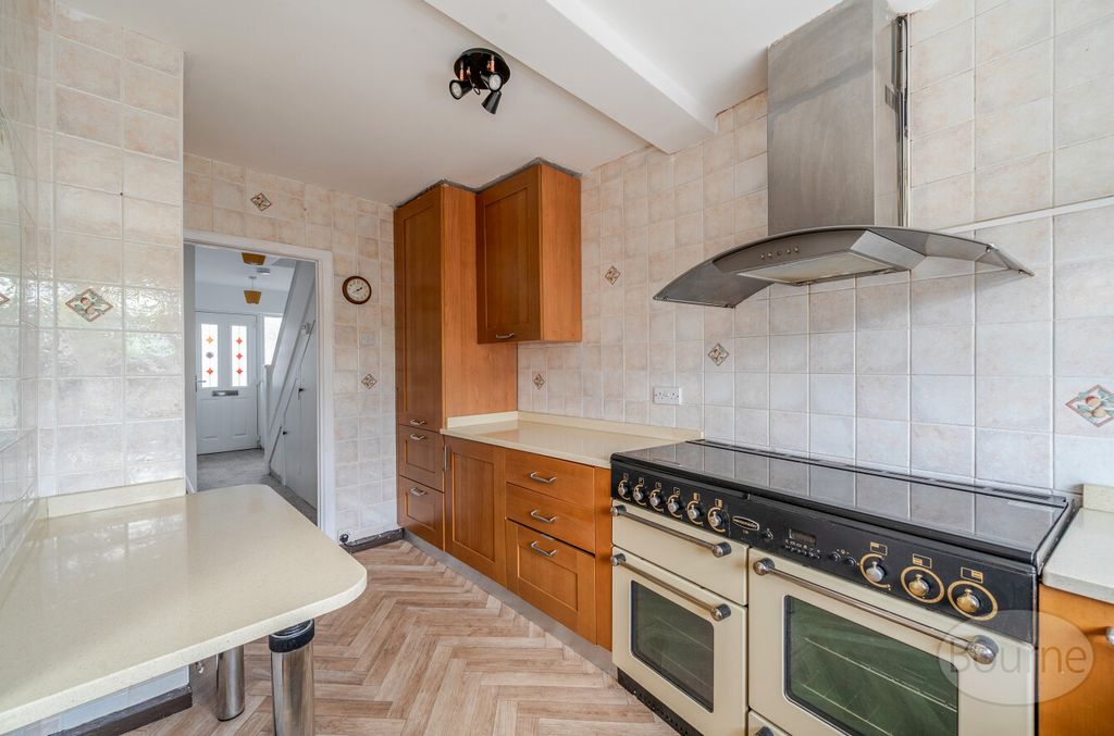 Fairfax Road, Old Woking, Woking, Surrey GU22, 3 bed semi-detached ...