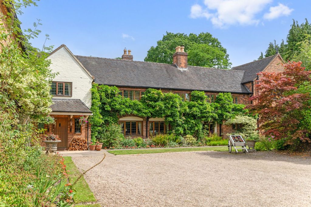 Roman Lane, Little Aston Park B74, 6 bed detached house for sale, £ ...