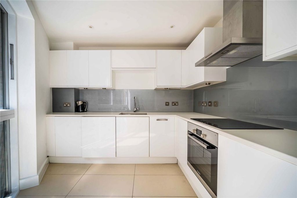 Black Friars Lane, London EC4V, 2 bed flat for sale, £900,000 ...