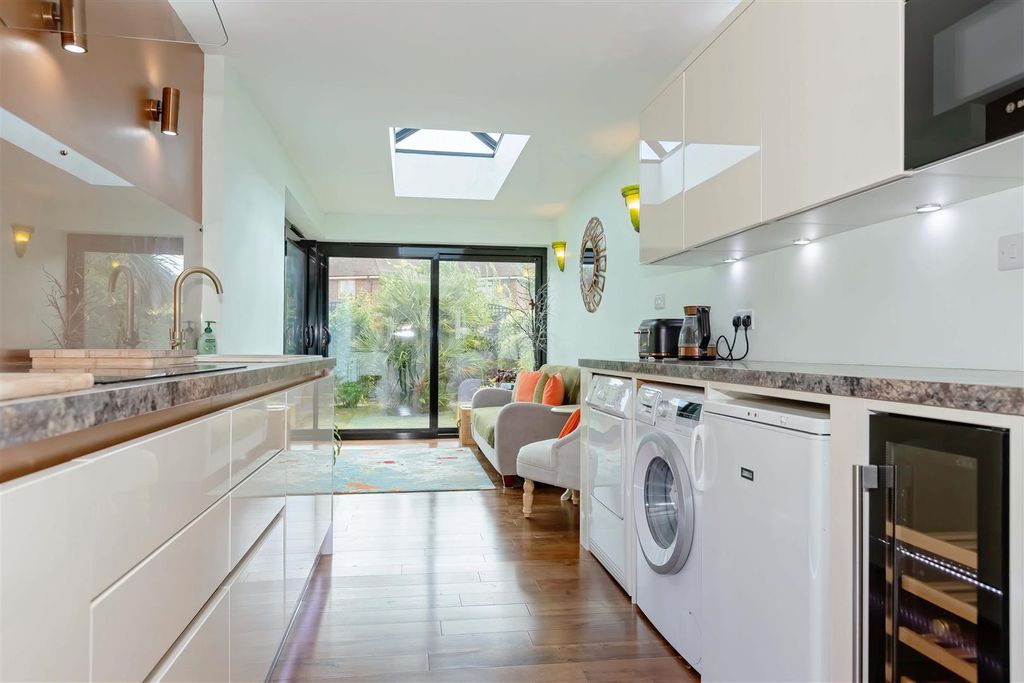 Reigate Road, Worthing BN11, 6 bed property for sale, £750,000 ...