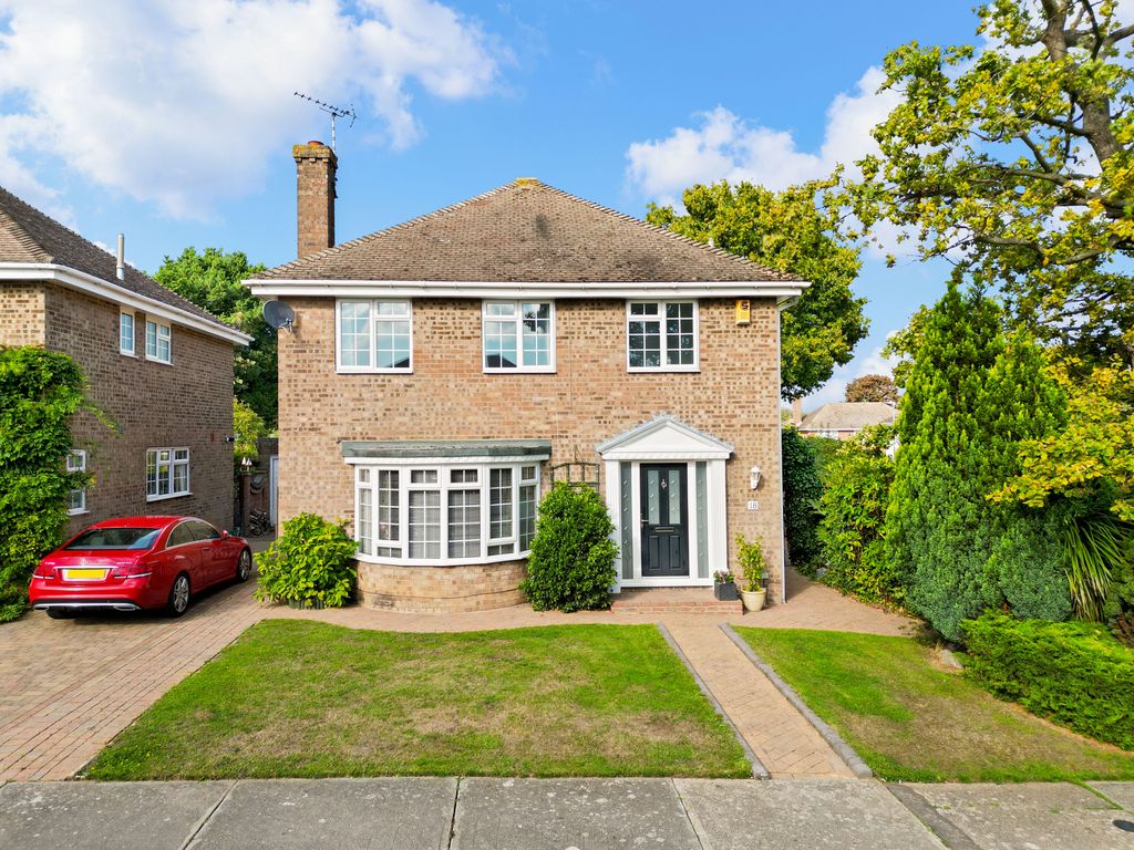 Netherfield, Thundersley SS7, 3 bed detached house for sale, £650,000 ...