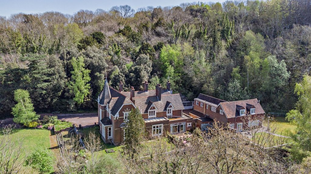 Pilgrims Way, Wouldham, Rochester, Kent ME1, 6 bed detached house for ...