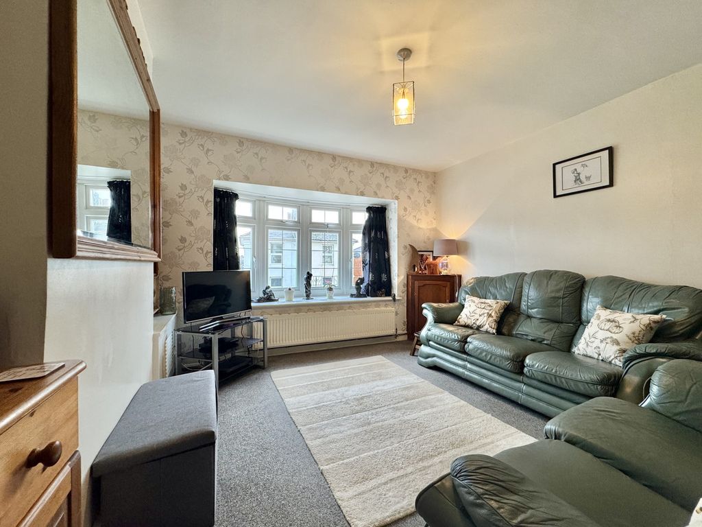 Prince Street, Ryde PO33, 2 bed end terrace house for sale, £185,000 ...