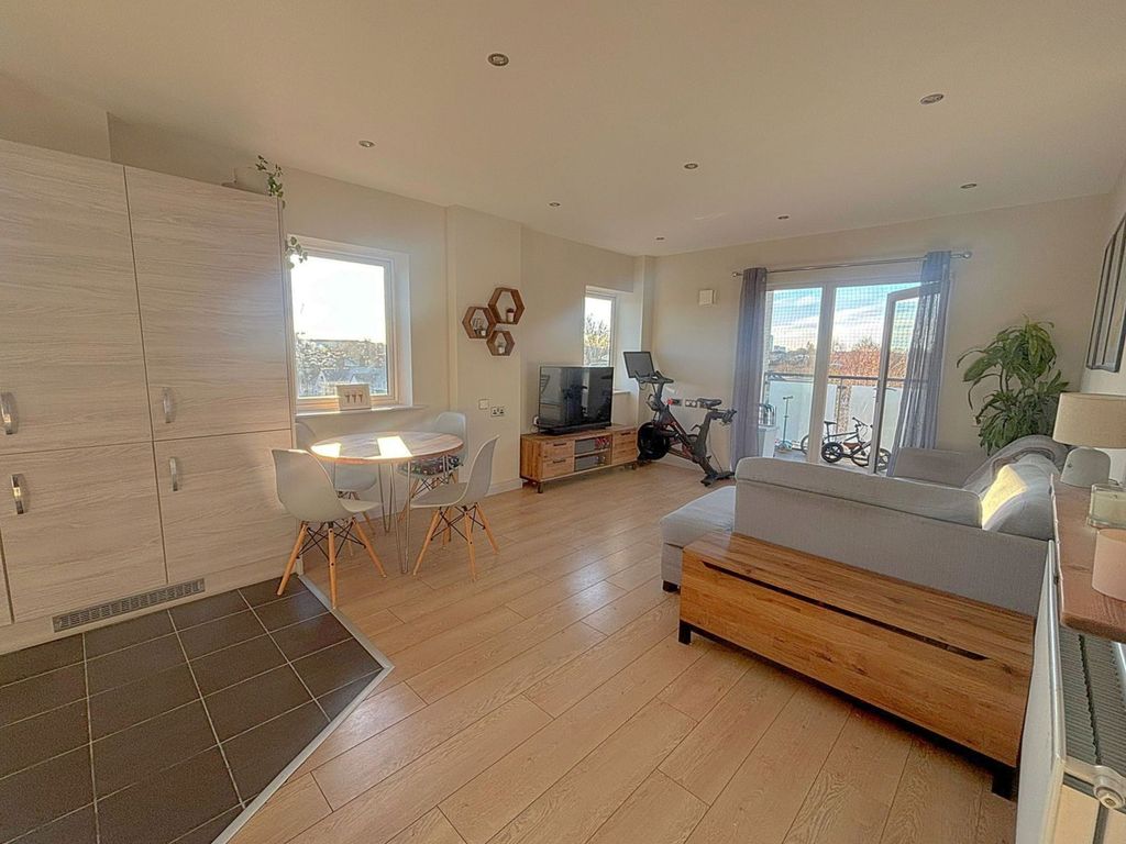 Arundel House, Thornbury Way, Walthamstow E17, 1 bed flat for sale, £ ...