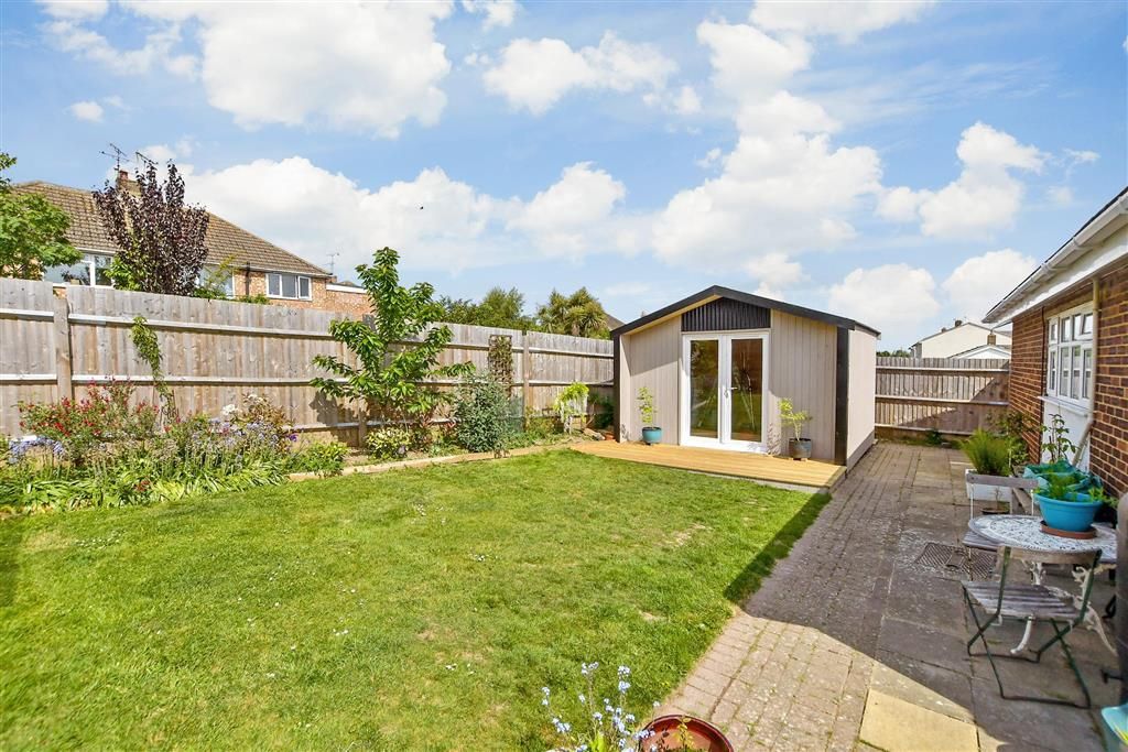 Springett Way, Coxheath, Maidstone, Kent ME17, 3 bed semi-detached ...
