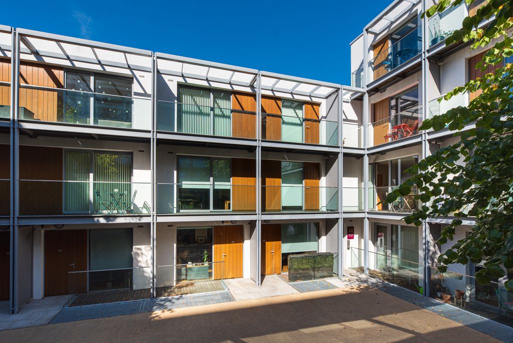 Highbury Stadium Square, London N5, 2 bed flat to rent, £2,700 pcm ...