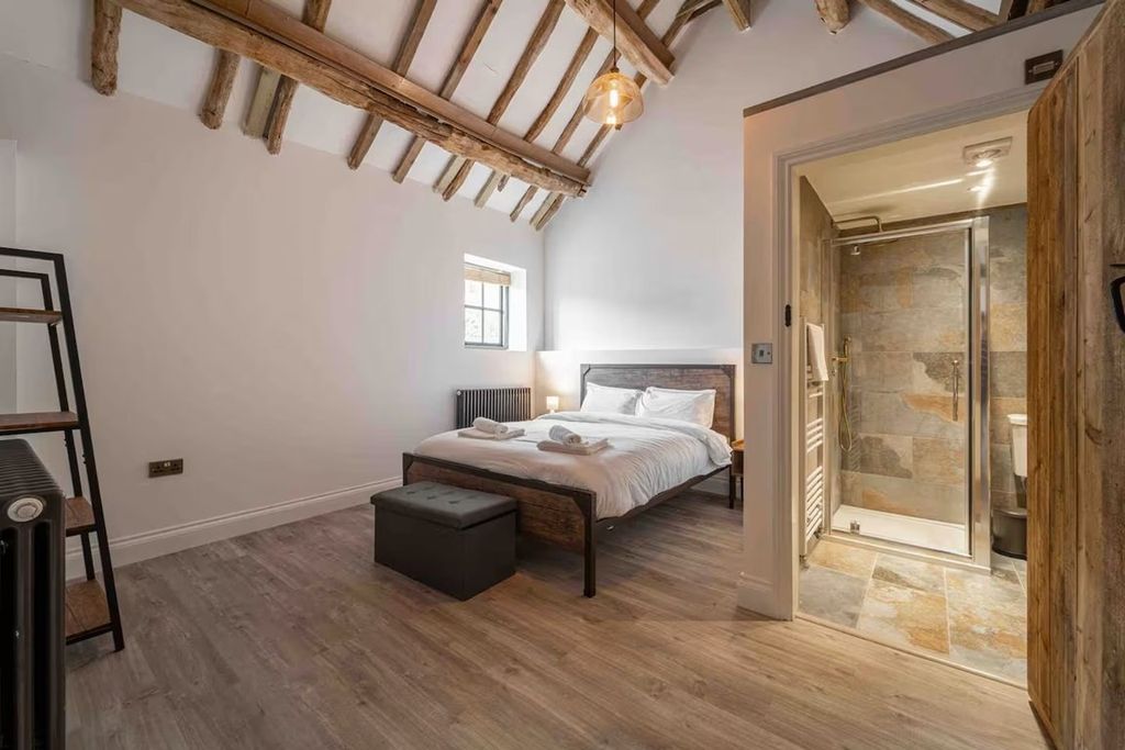 Church Hill Farm, Beoley, Redditch, Worcestershire B98, 3 bed barn ...