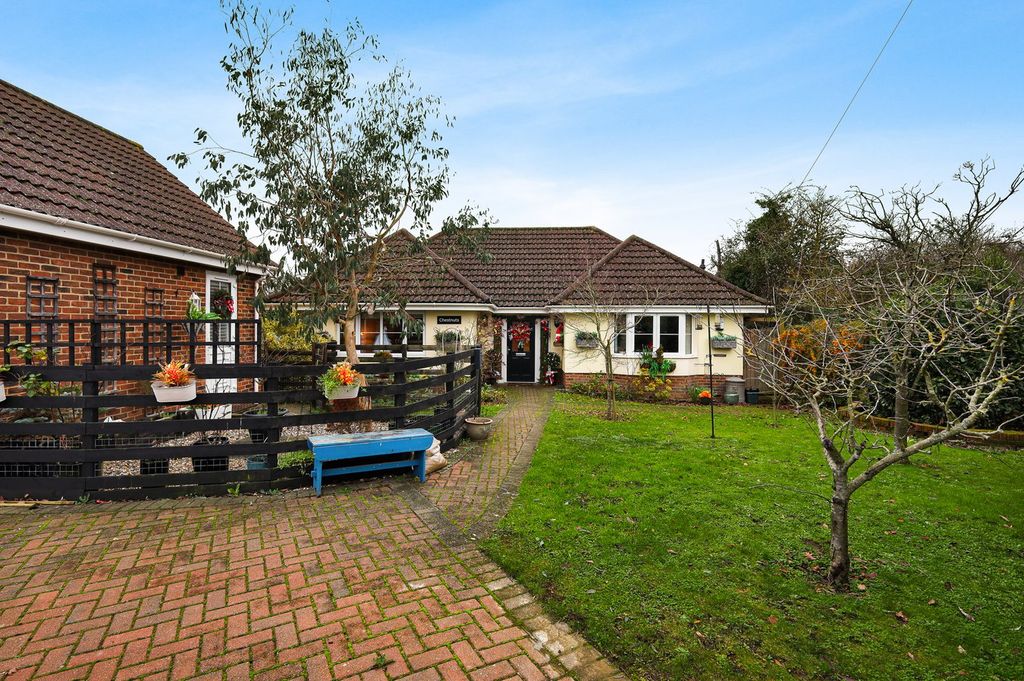 South Hanningfield Road, Rettendon Common, Chelmsford CM3, 3 bed ...