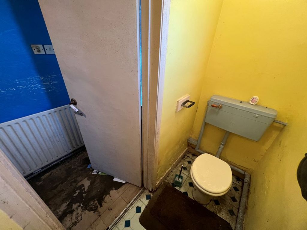 7 Kings Avenue, Oldbury B69, 3 bed semi-detached house for sale, £ ...