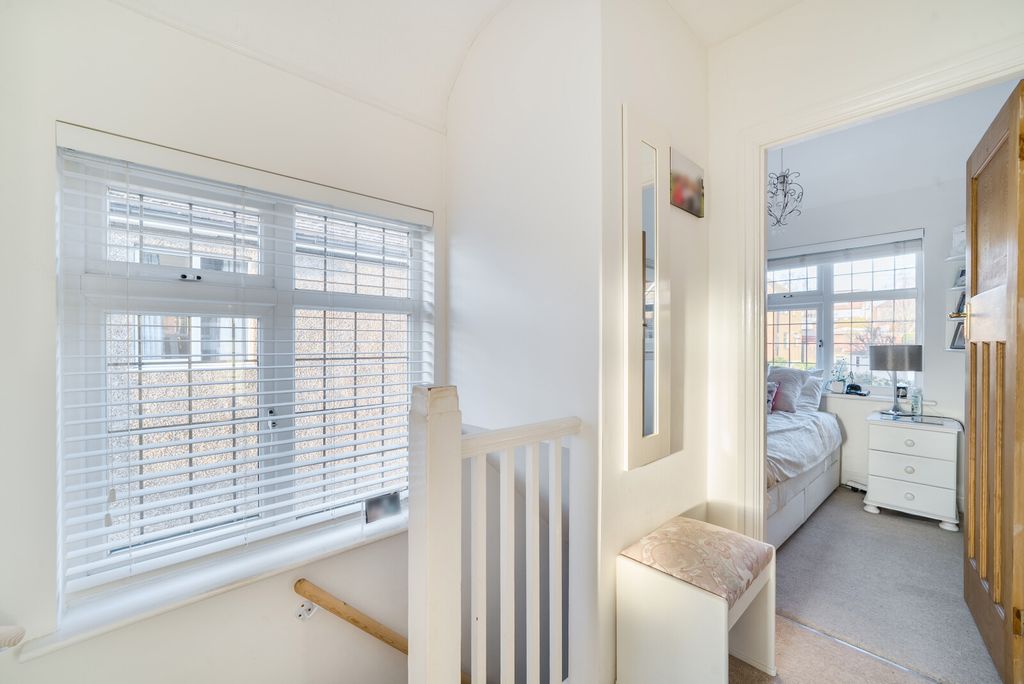 Tartar Road, Cobham KT11, 3 bed semi-detached house for sale, £550,000 ...