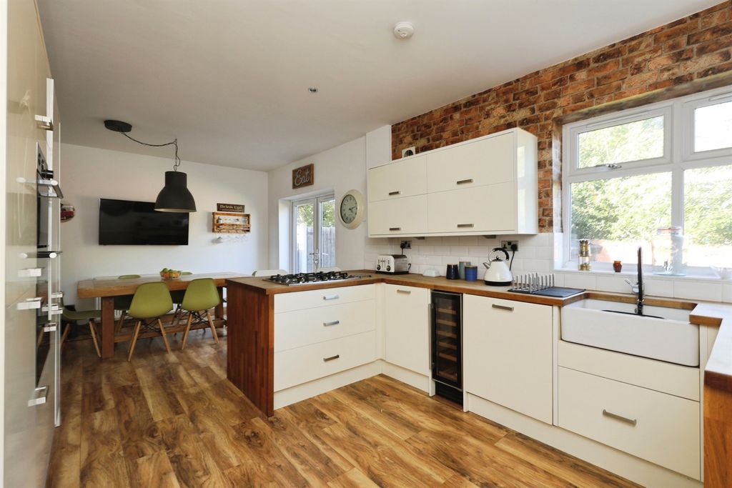 Worksop Road, Woodsetts, Worksop S81, 5 bed detached bungalow for sale ...
