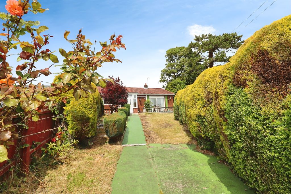 Pardoe Crescent, Barry CF62, 3 bed semi-detached bungalow for sale | PrimeLocation