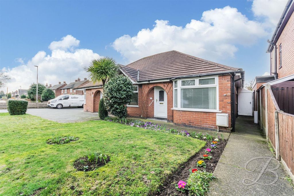 Oak Tree Lane, Mansfield NG18, 2 bed semi-detached bungalow for sale, £ ...