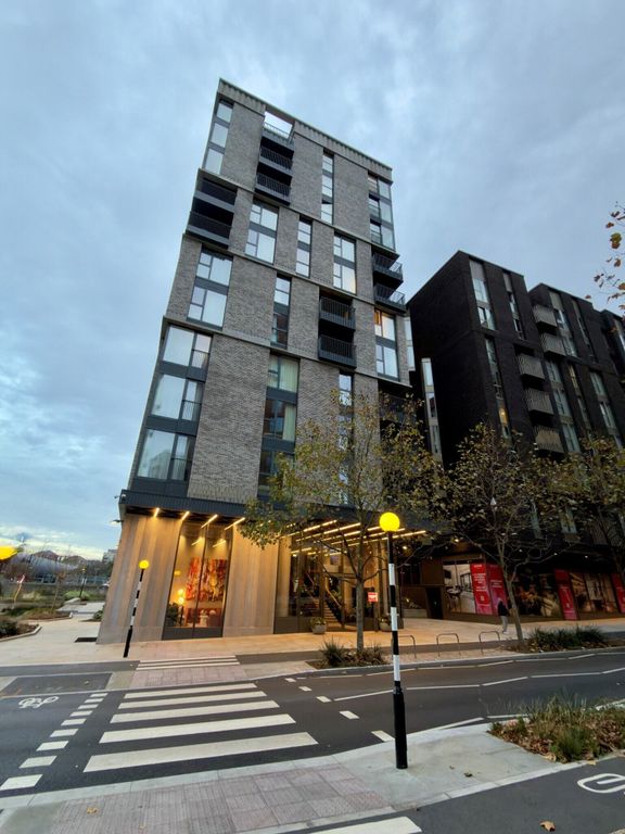 York Way, London N1, 3 bed flat to rent, £7,615 pcm | PrimeLocation