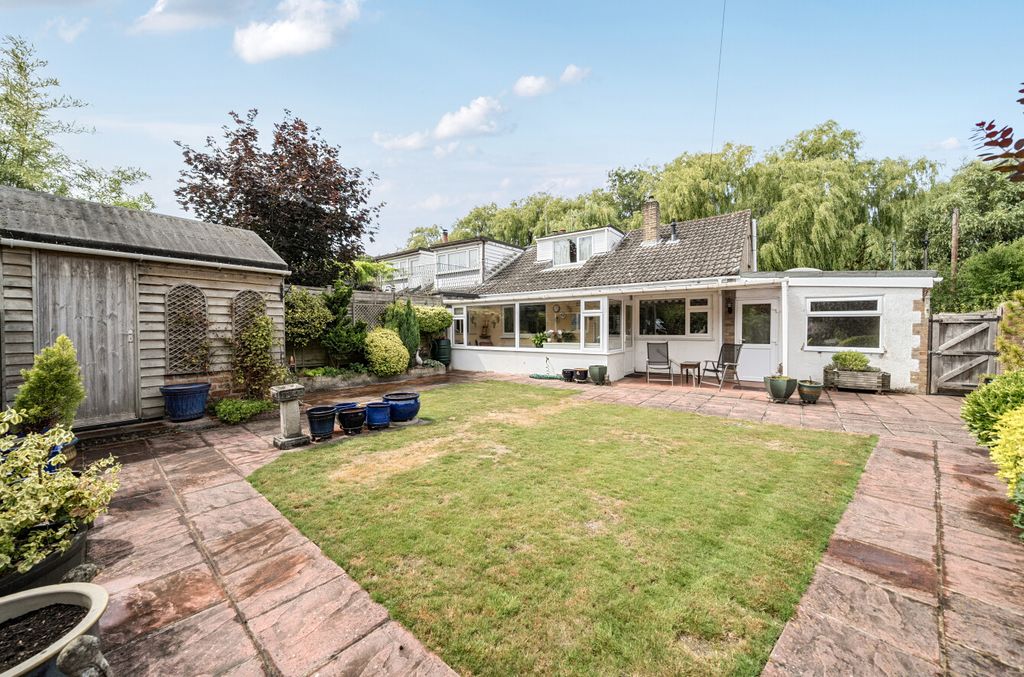 Devizes Road, Wroughton, Swindon SN4, 2 bed semi-detached bungalow for ...