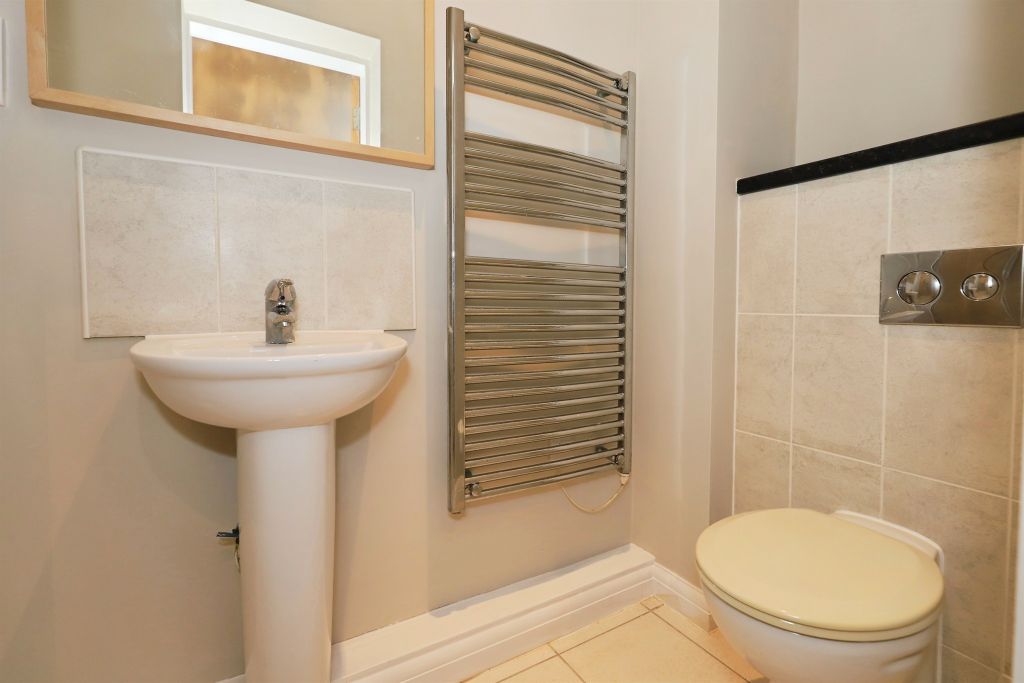 Castle Road, Kidderminster DY11, 2 bed flat for sale, £120,000 ...