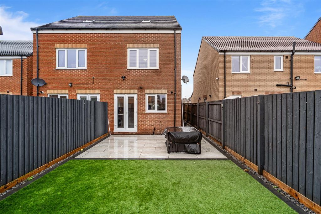 Vickers Lane, Hartlepool TS25, 3 bed semi-detached house for sale, £ ...