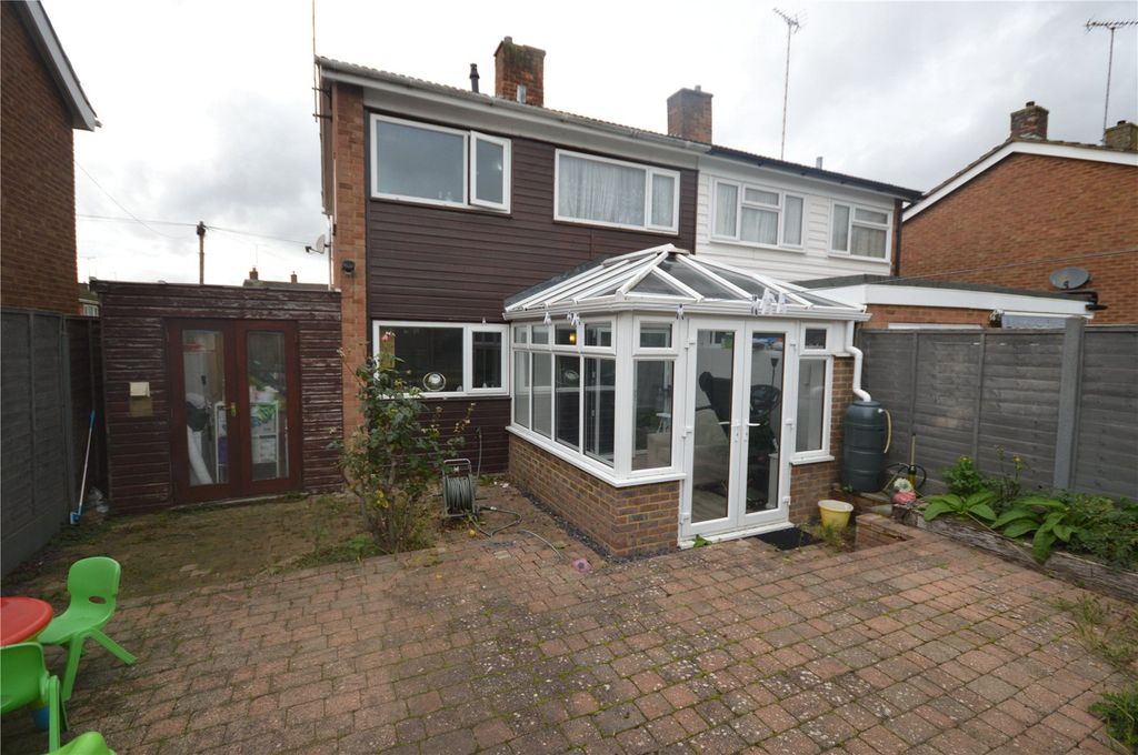 High Beech Road, Luton, Bedfordshire LU3, 3 bed semi-detached house for ...