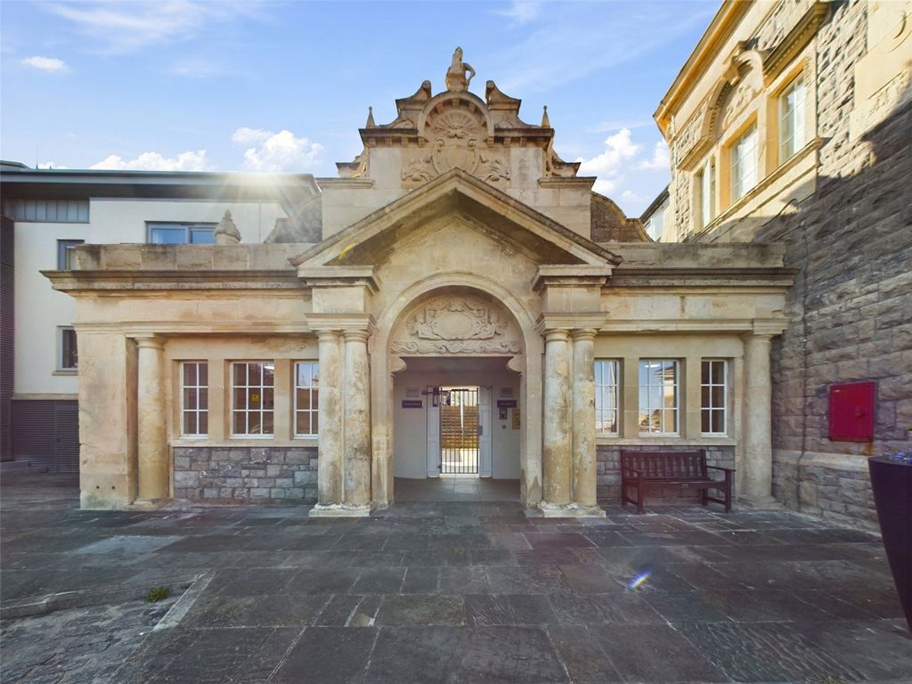 Knightstone Causeway, Weston-Super-Mare, North Somerset BS23, 2 bed ...
