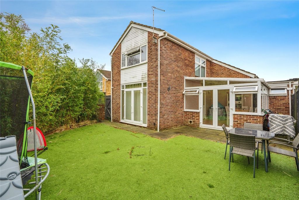 Lincoln Rise, Waterlooville, Hampshire PO8, 3 bed detached house for ...