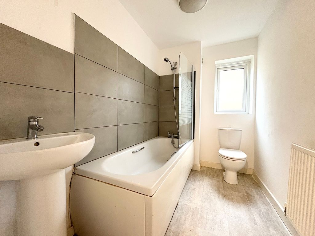 Beck Bridge Lane, Allerton, Bradford BD15, 3 bed semi-detached house to ...